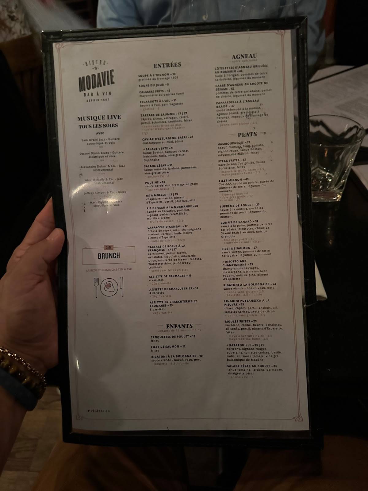 Menu at Modavie restaurant, Montréal, 1 Saint-Paul St W