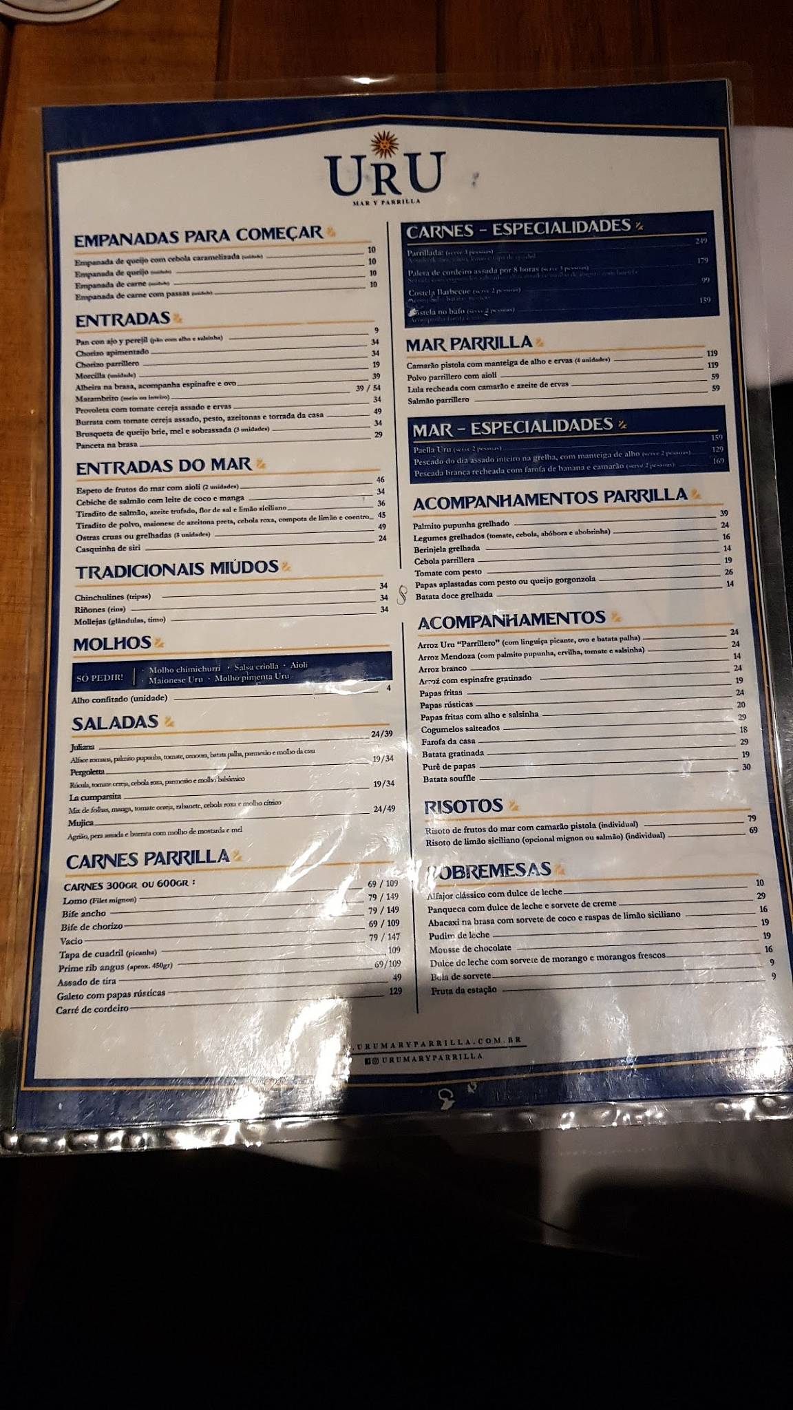 Menu em URU Mar y Parrilla: Carnes, Frutos do Mar, Sobremesas, Gin ...