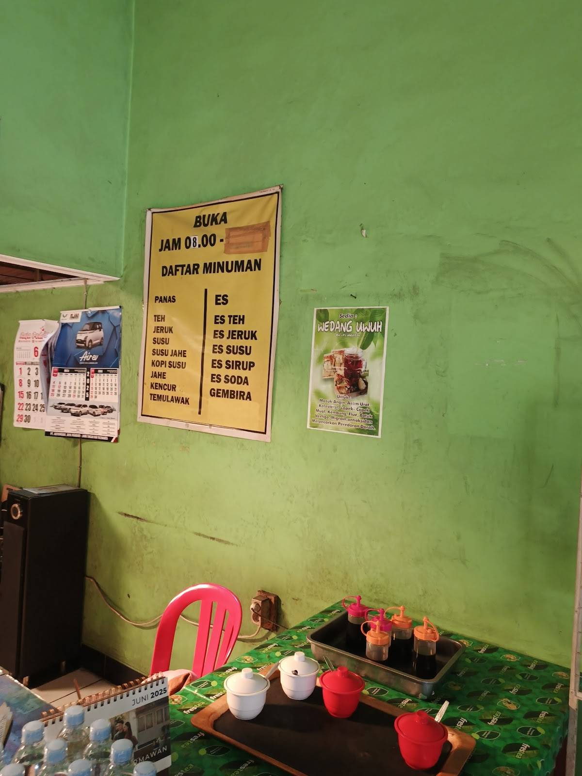 Menu at Spesial Ayam Kampung Goreng Pak Brewok restaurant, Gondoriyo