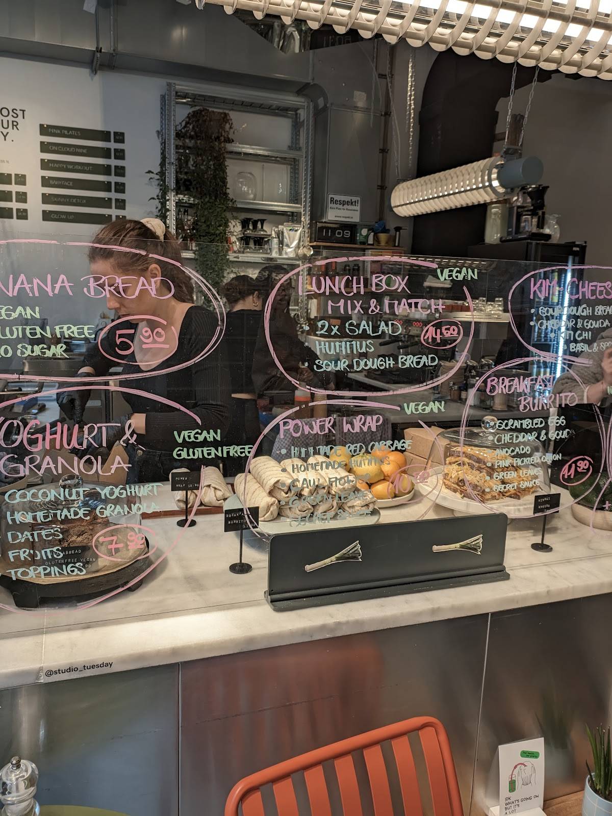 Speisekarte von Studio Tuesday cafe, Frankfurt am Main