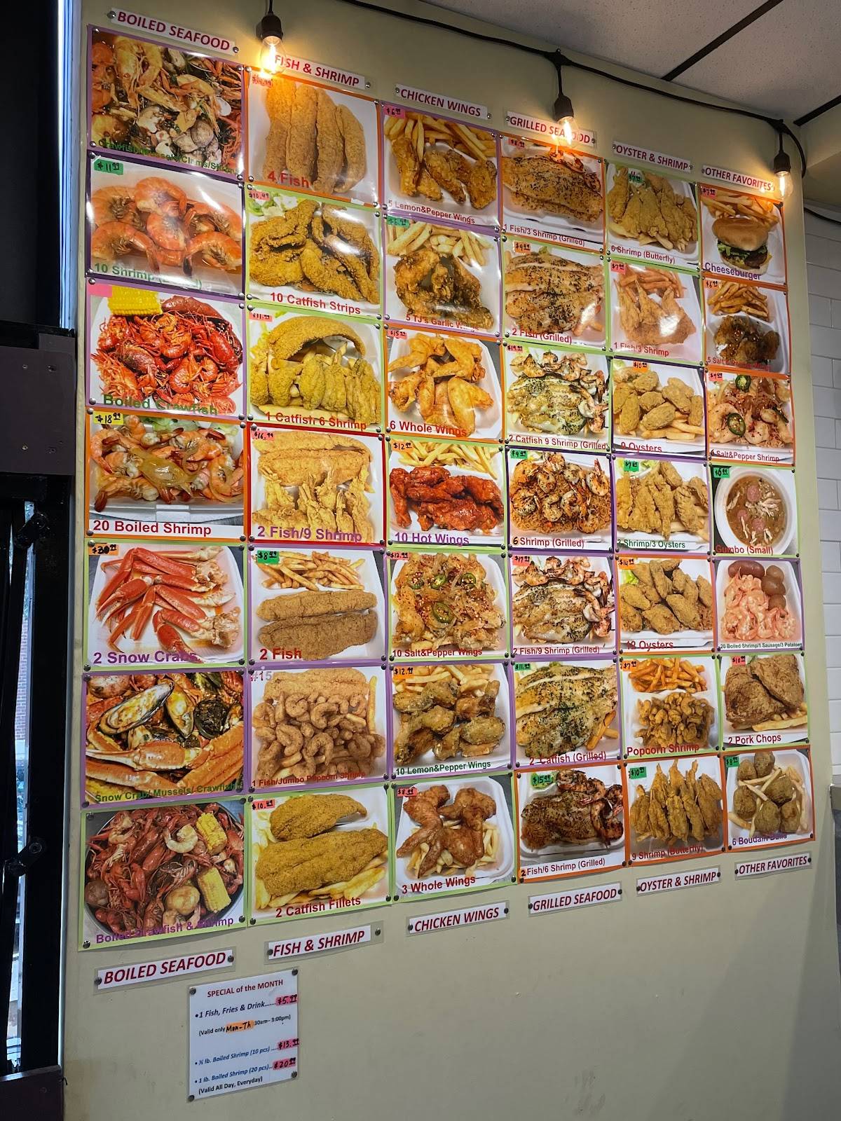 Cajun seafood and wings store