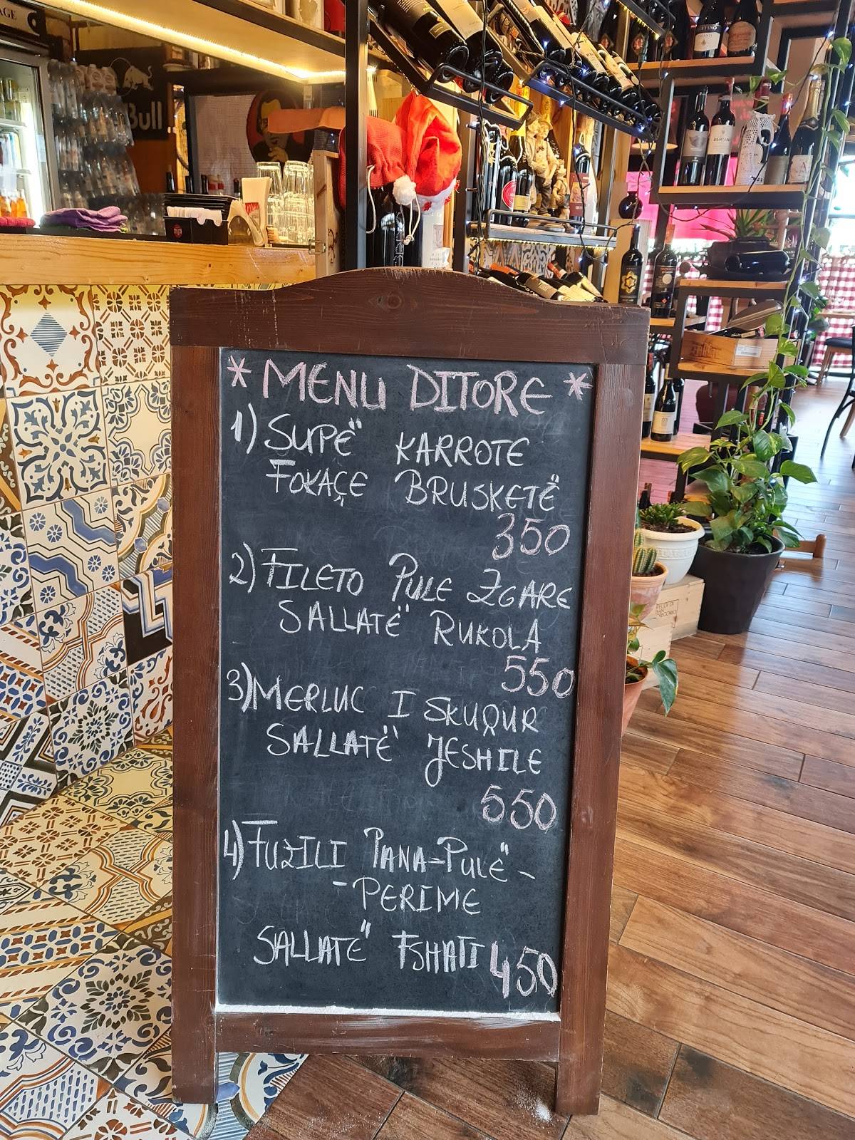 Menu at New King House restaurant, Tirana, Rruga Pavarsia