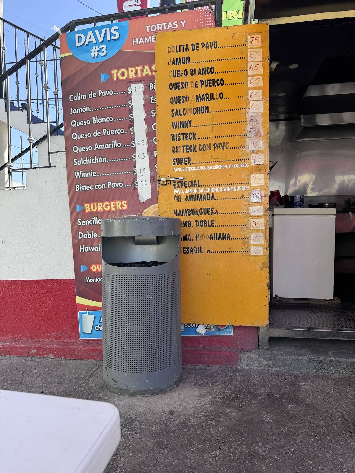 Menu at Tortas Davis #3 restaurant, Ciudad Juarez