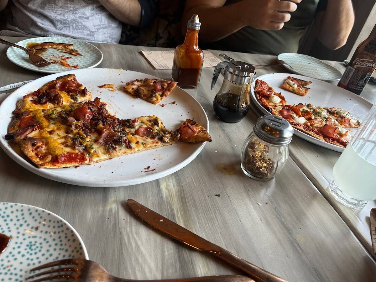 Carta de pizzería Yulia, Monterrey