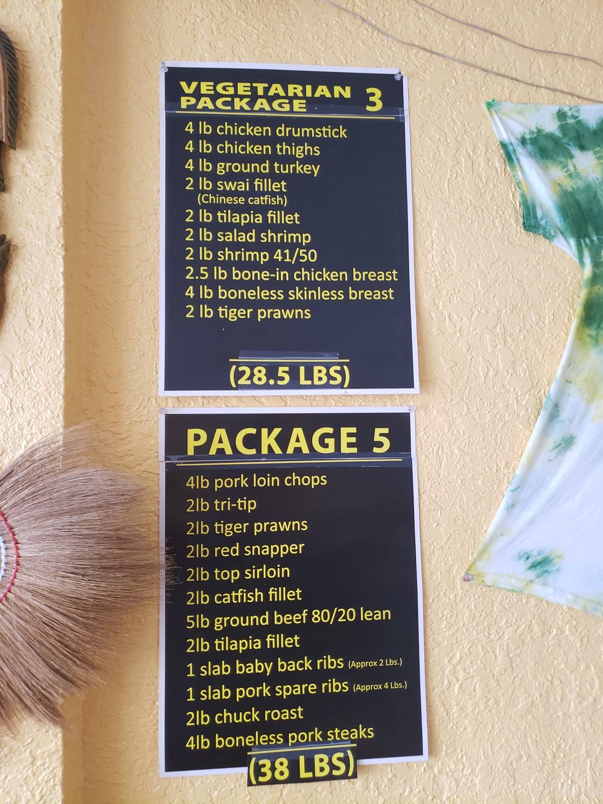 Menu at Momo's Meat Market BBQ, Sacramento