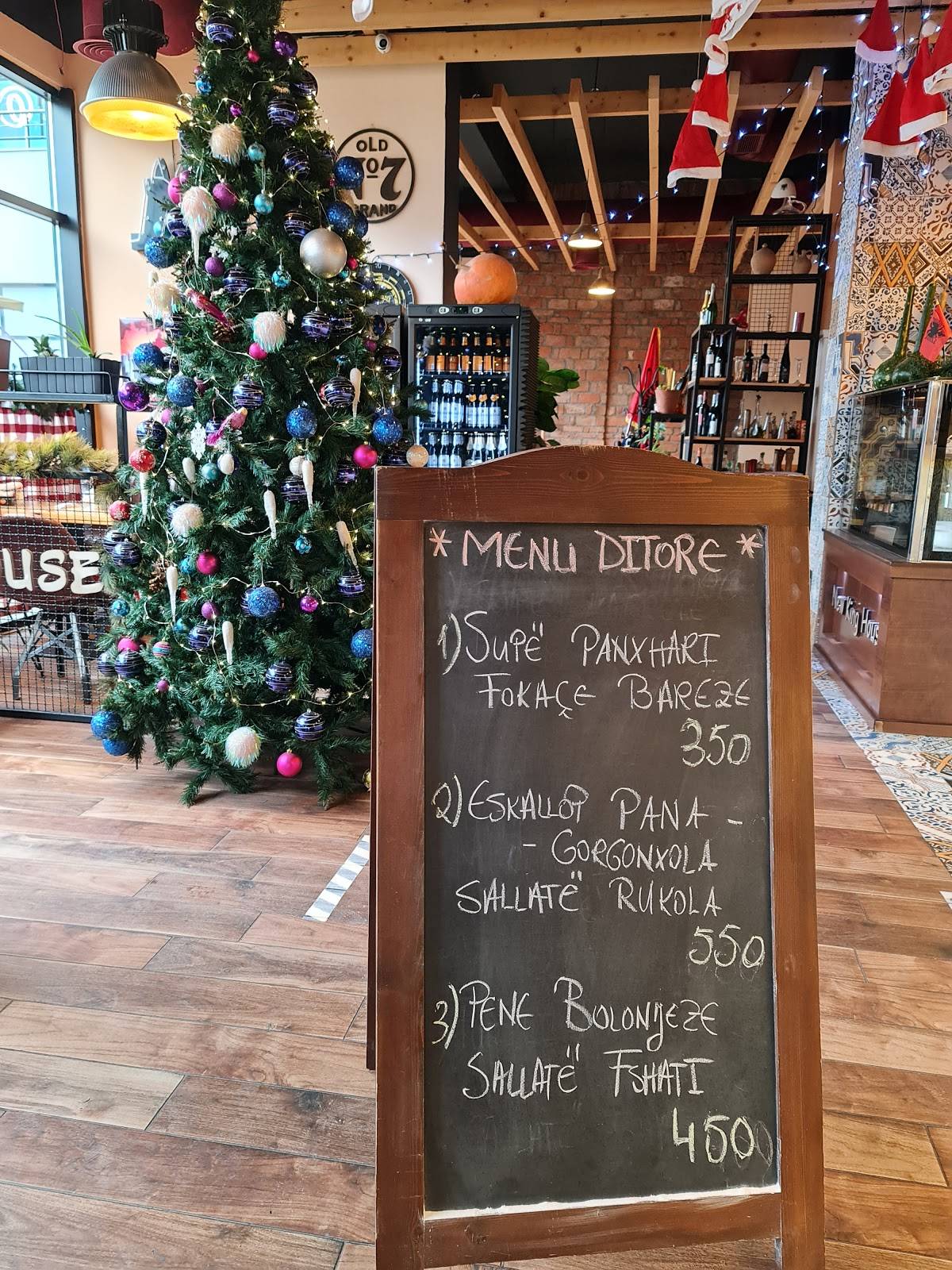 Menu at New King House restaurant, Tirana, Rruga Pavarsia