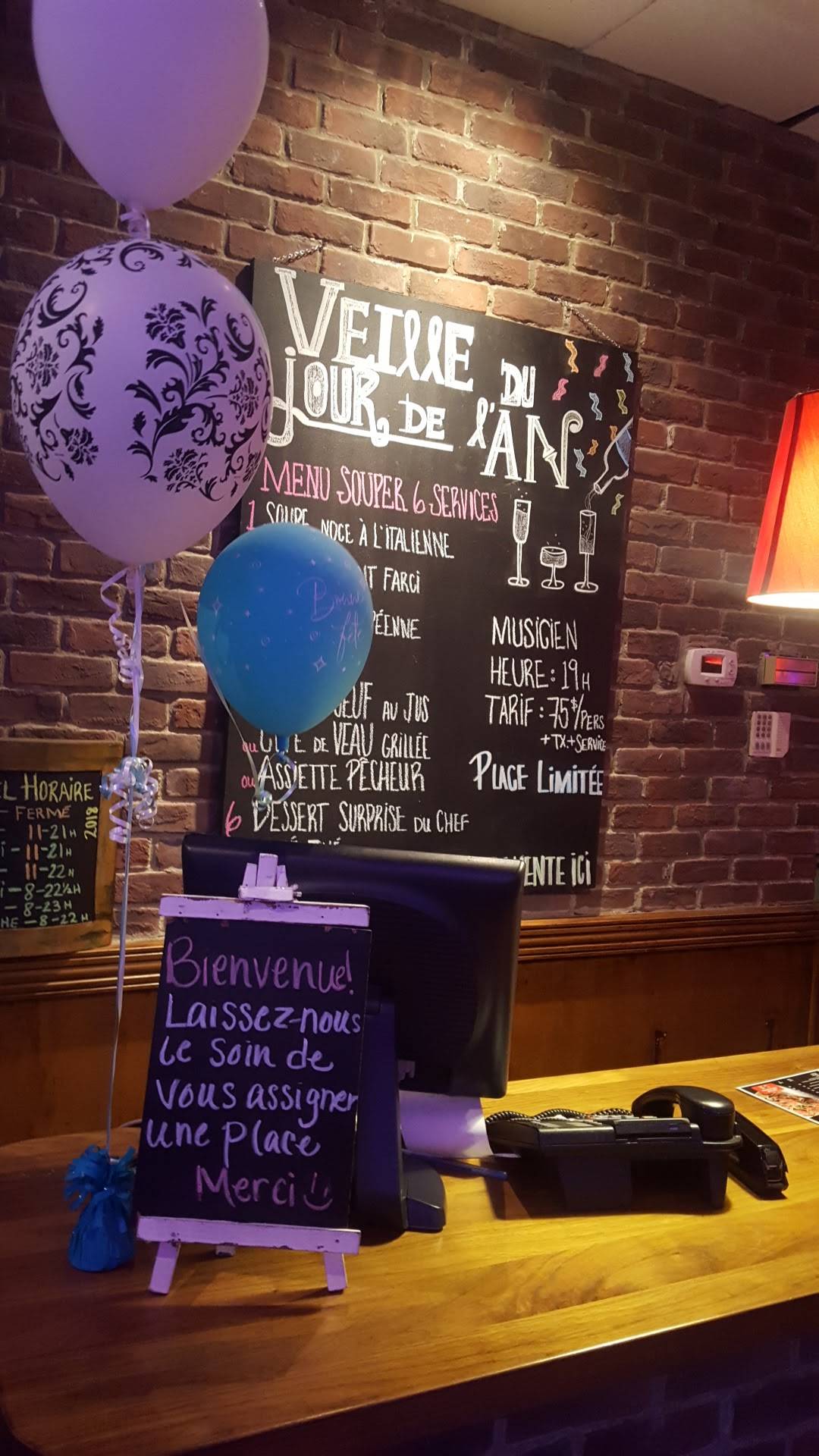 Menu au La Famiglia Paragon pizzeria, Repentigny