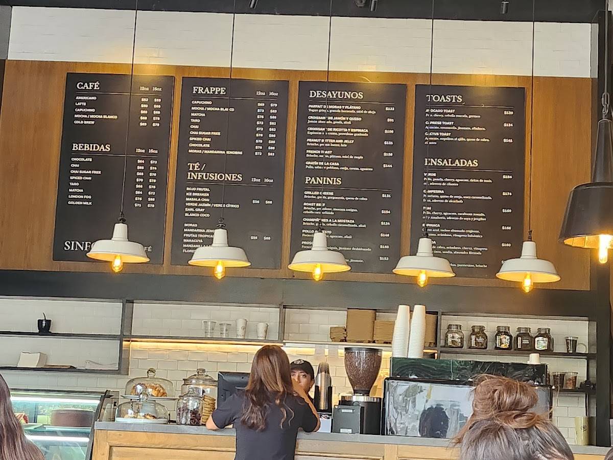 Menu at Sinforosa Café, Santiago de Querétaro, P.º Jurica 110
