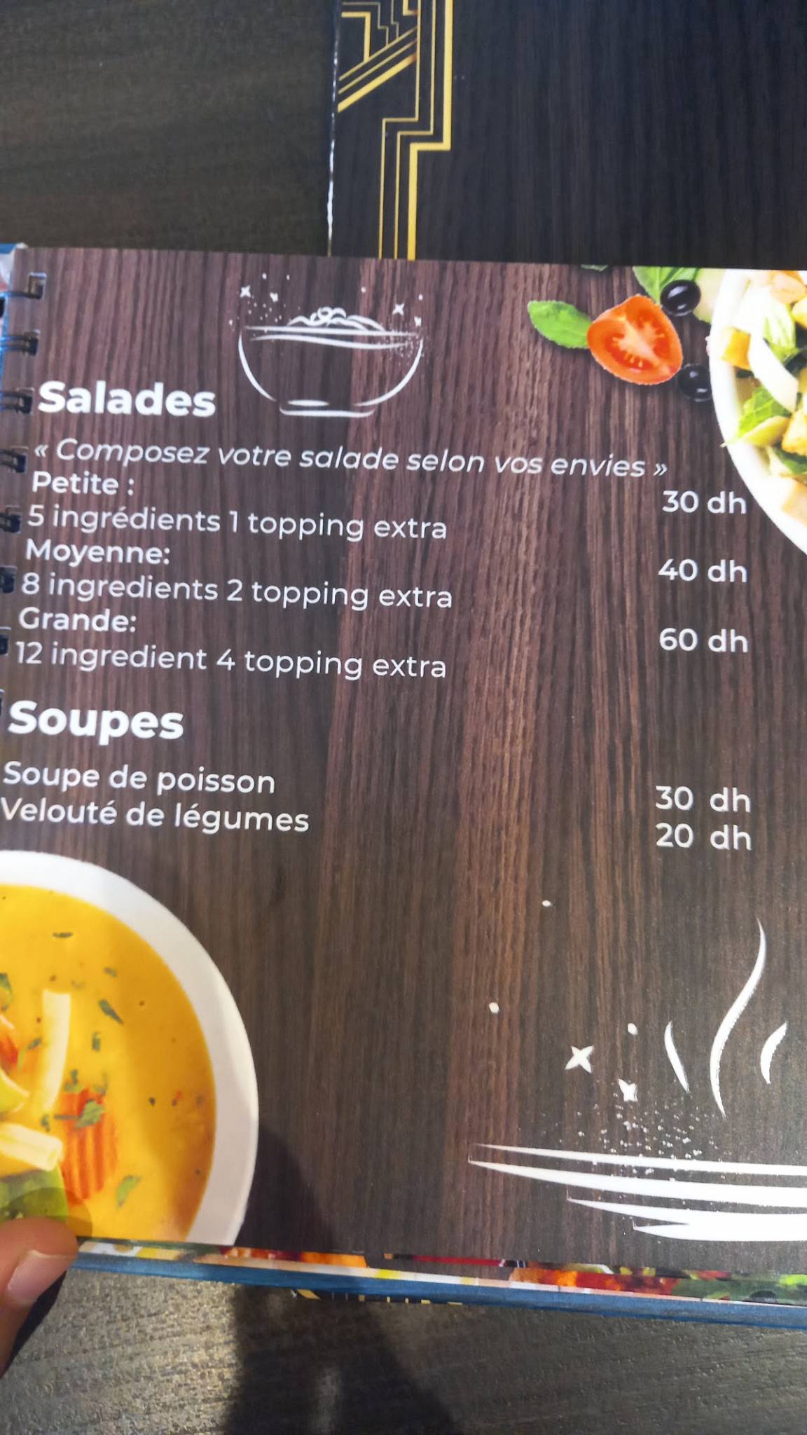Menu au Happy Friends restaurant, Agadir