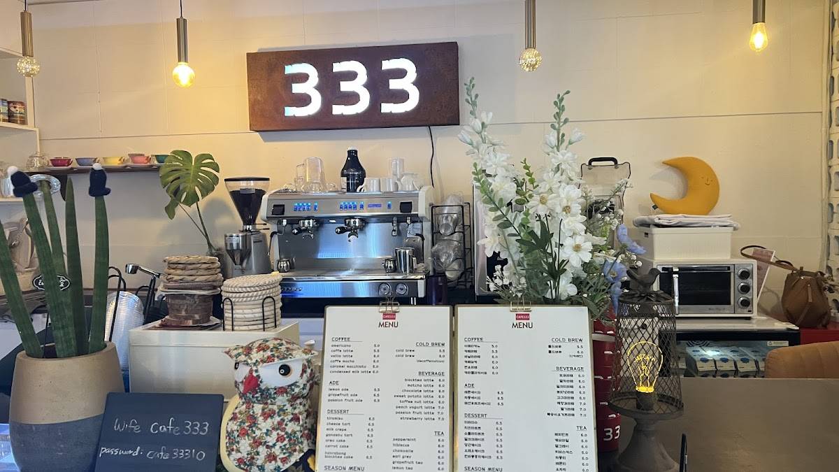 Menu at Cafe 333, Seoul