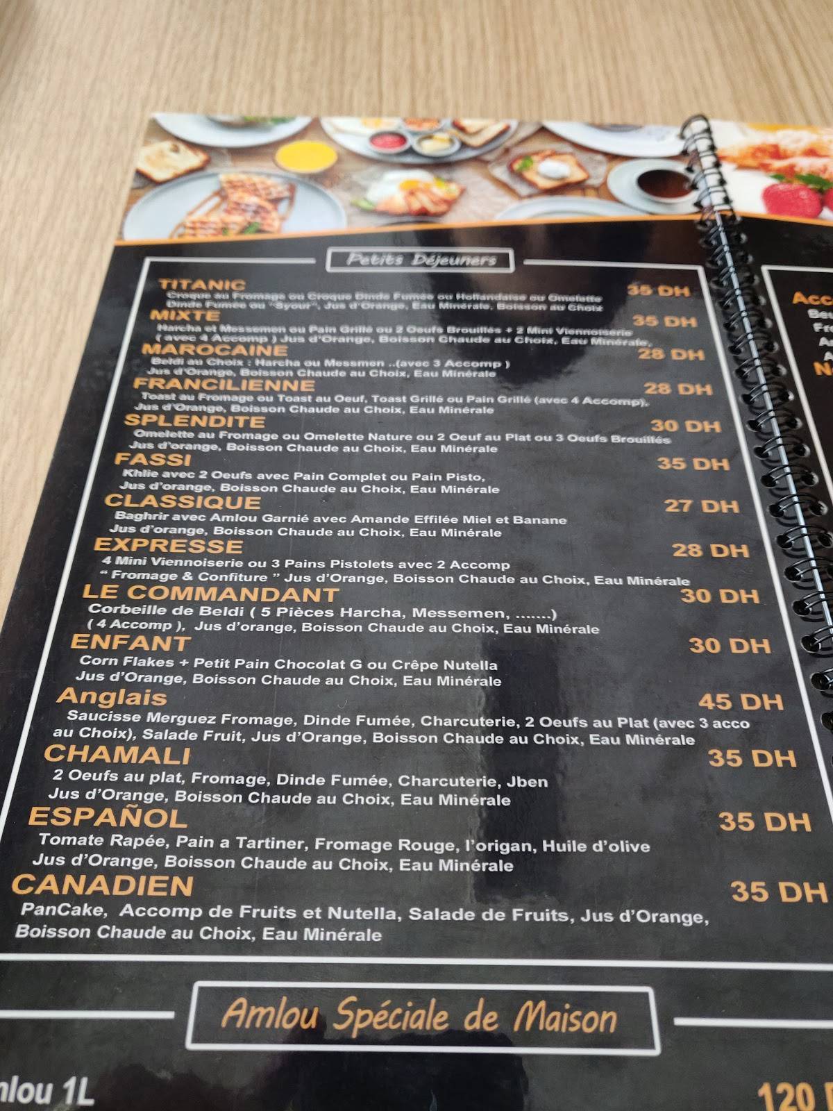 Menu au Titanic café, Fes, 22F6+Q23