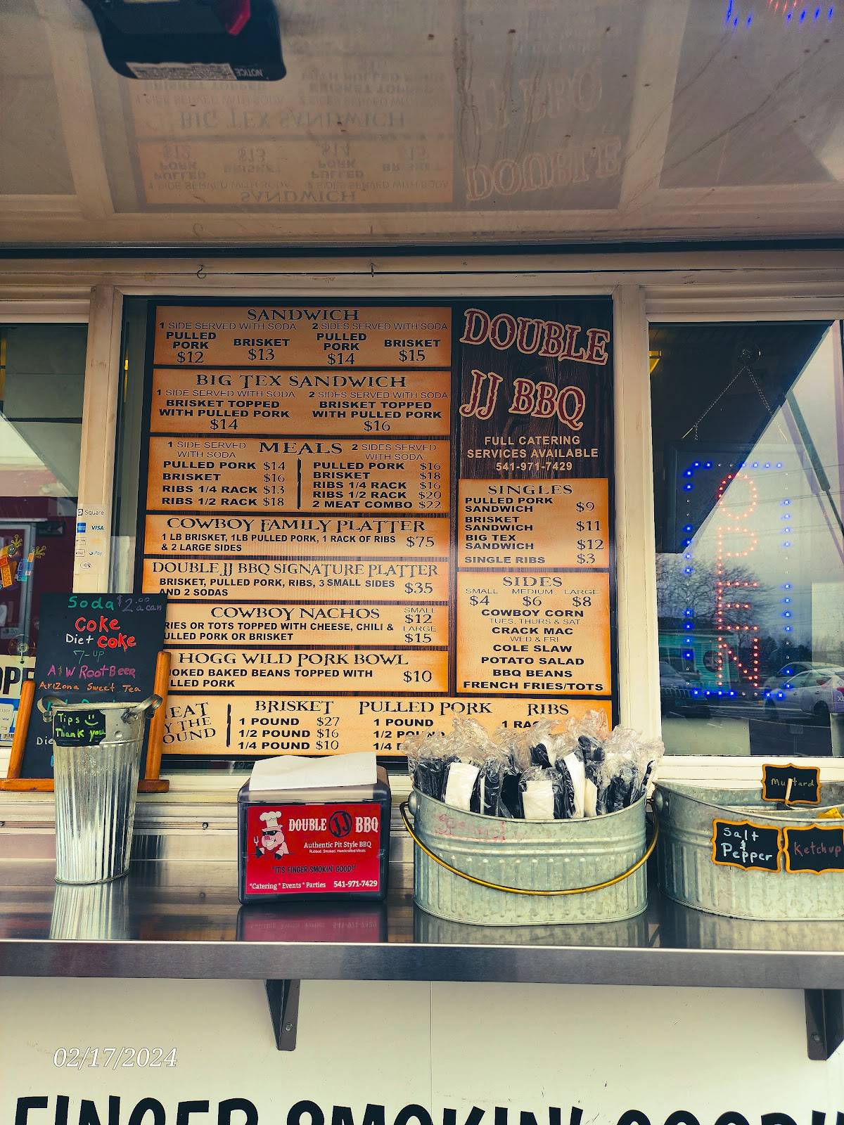Menu at Double JJ BBQ, Millersburg