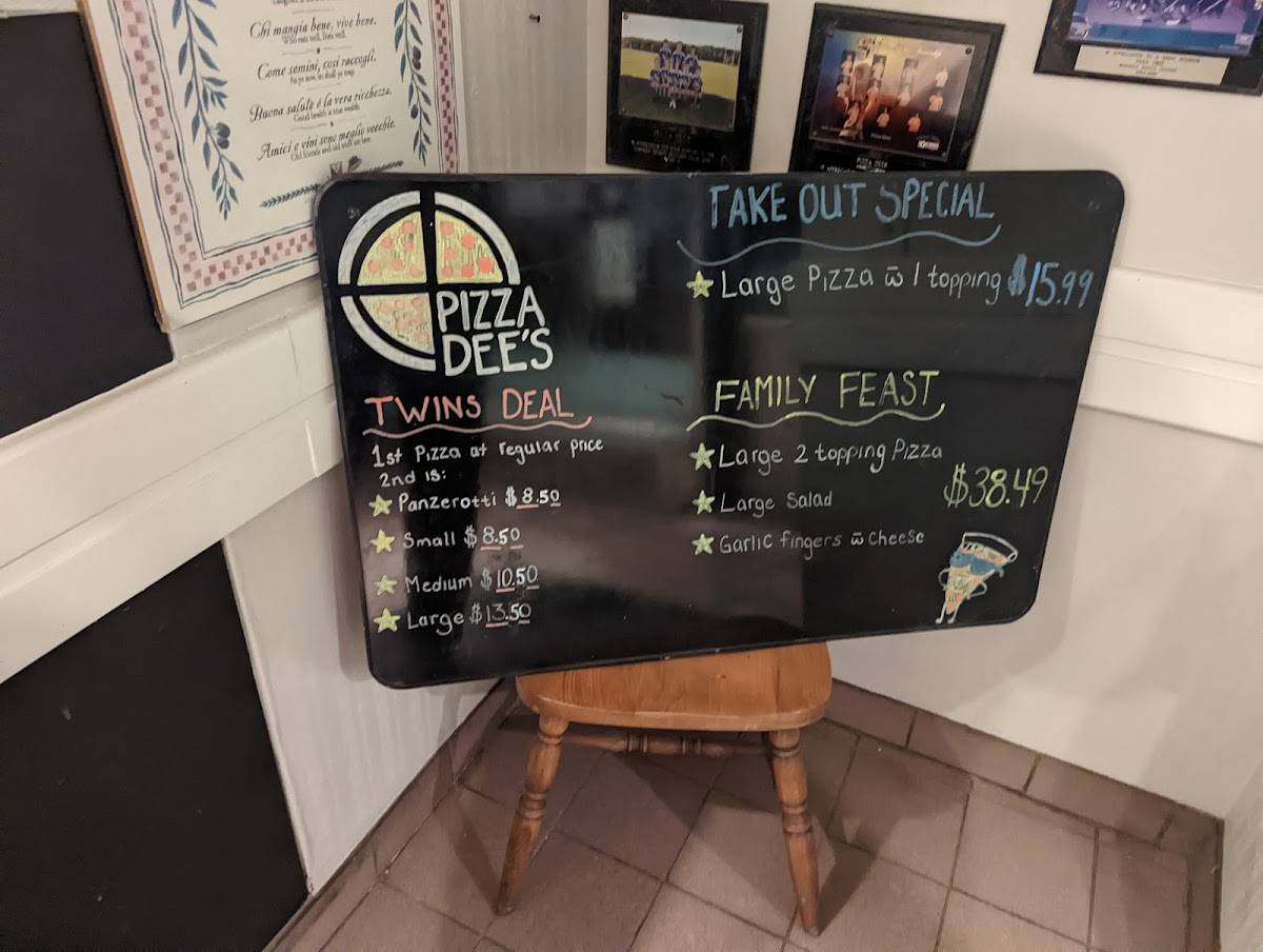 Menu at Pizza Dee's pizzeria, Wasaga Beach