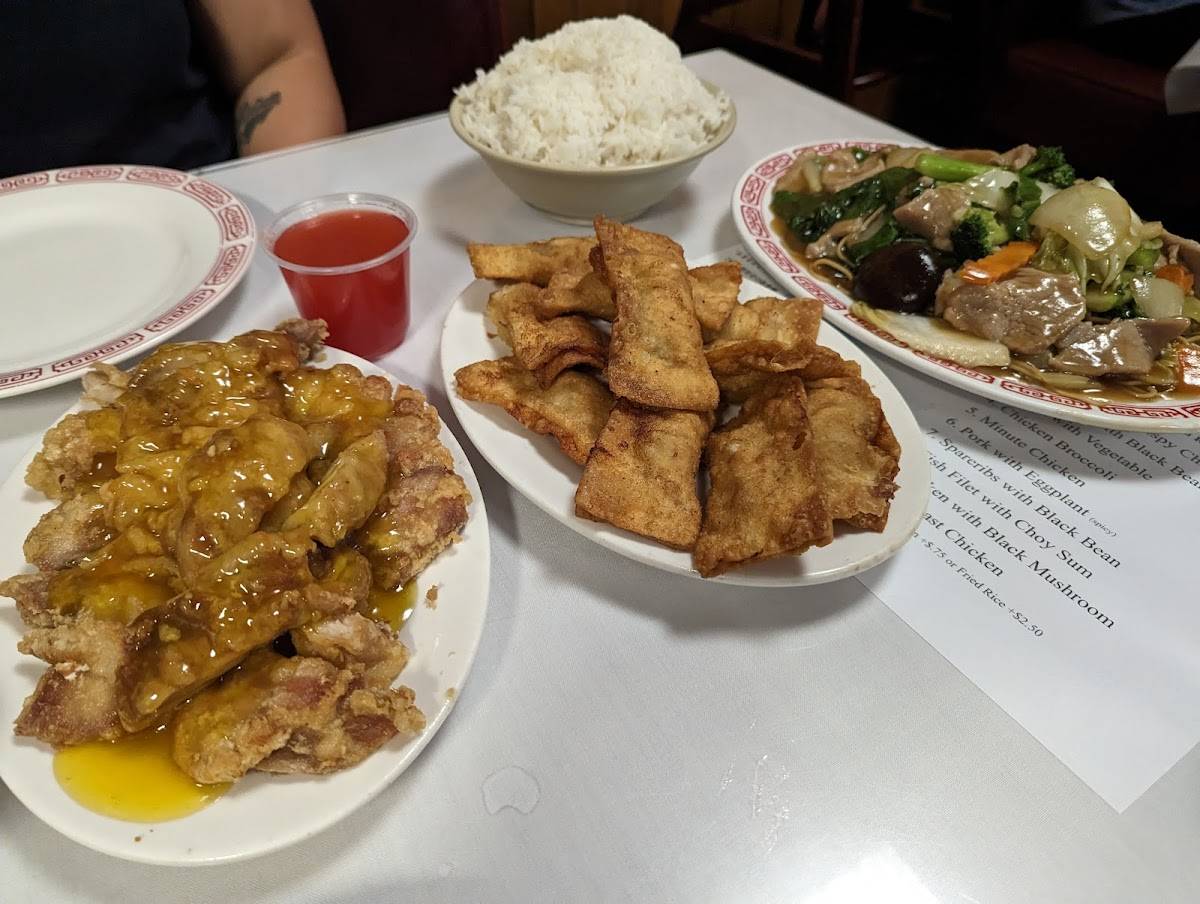 Menu at Kin Wah Chop Suey restaurant, Kaneohe