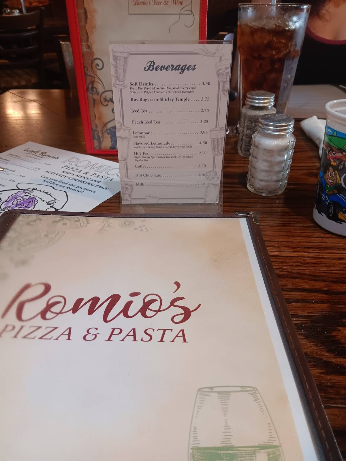 Menu at Romio's Pizza & Pasta pizzeria, Ontario