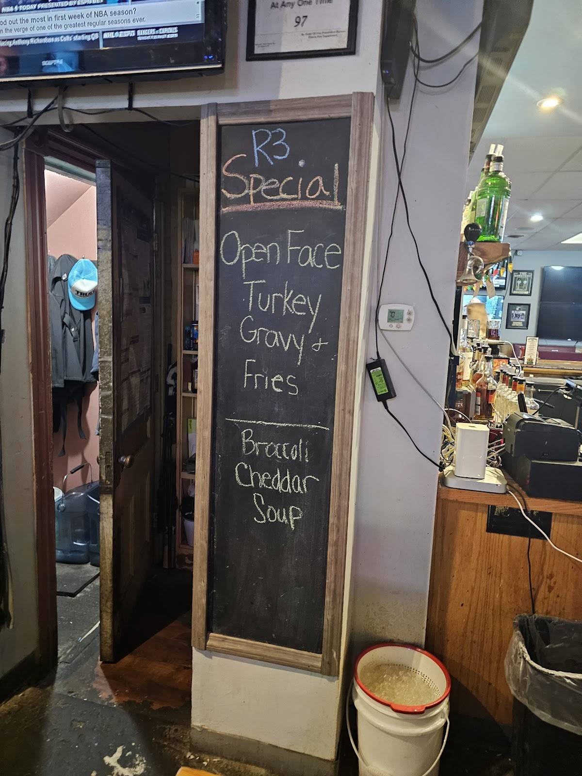 Menu at Roundin Third pub & bar, Elmira