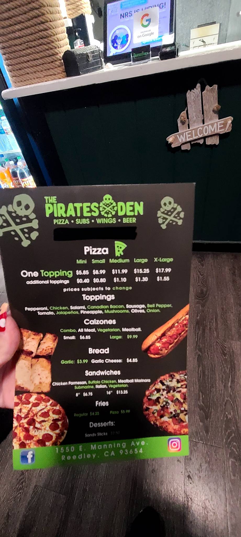 Menu at The Pirate’s Den pub & bar, Reedley