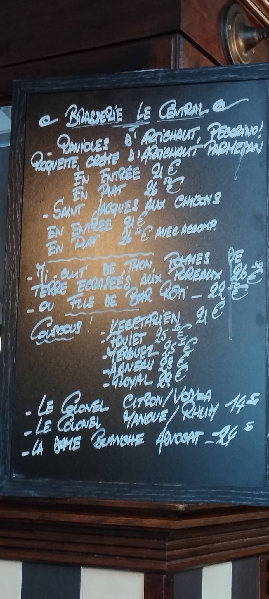 Menu au Brasserie Le Central restaurant, Jette, Place Lanneau