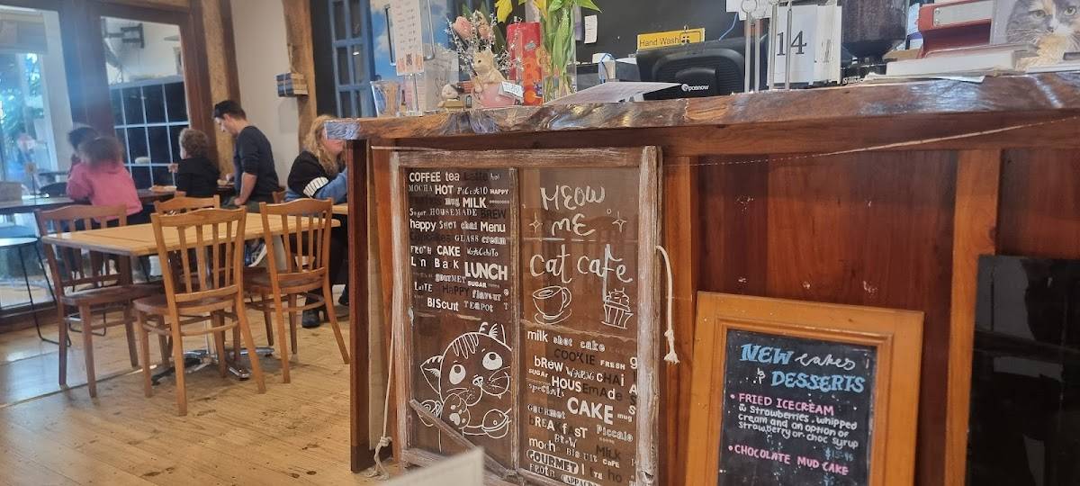 Menu at MeowMe Cat Cafe, Parkside