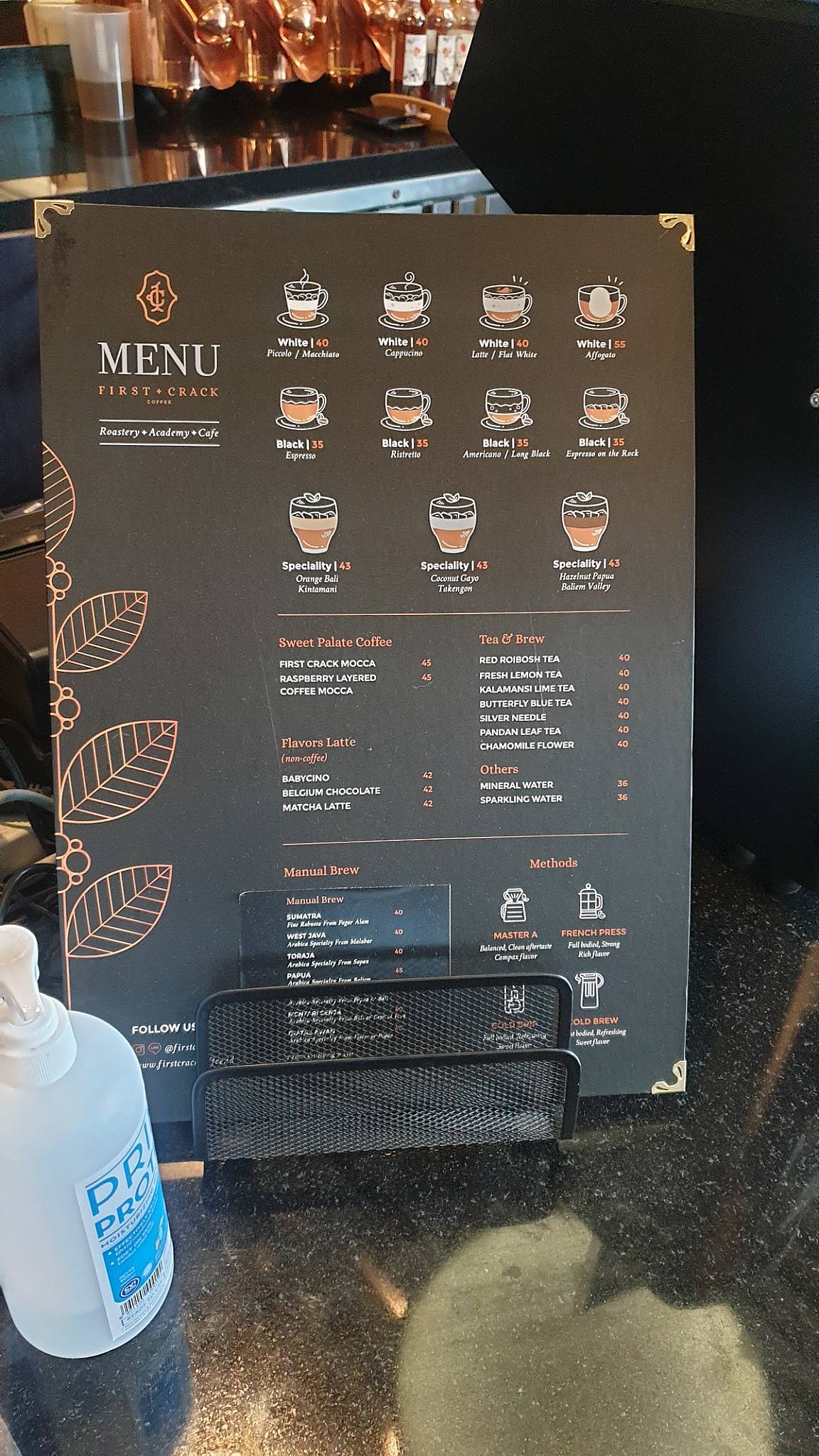 Carta del café First Crack Coffee, South Jakarta, Pacific Century Place