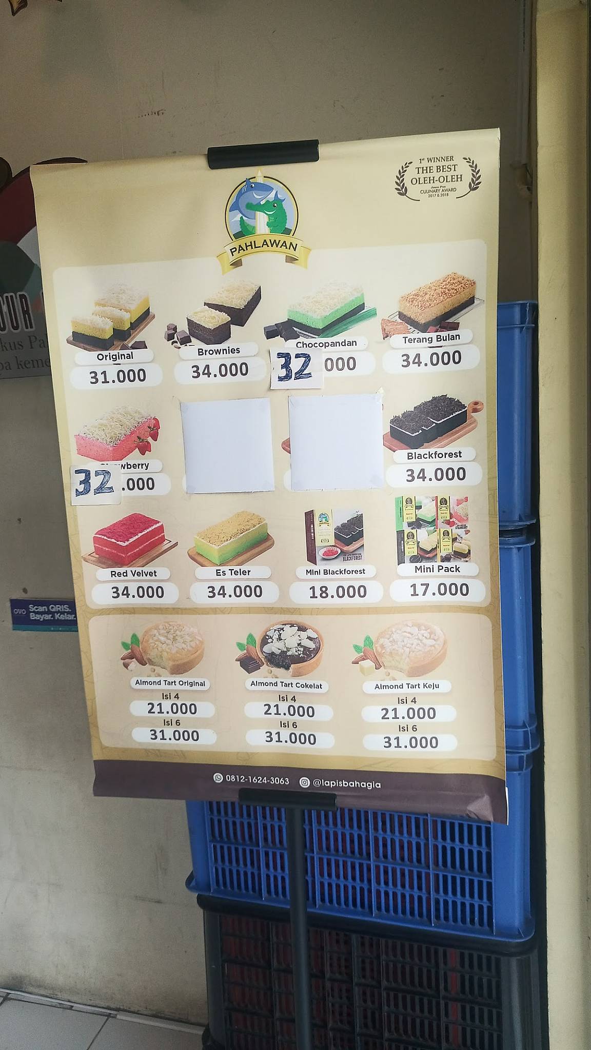 Menu at Lapis kukus Pahlawan surabaya kwangsan, Sidoarjo