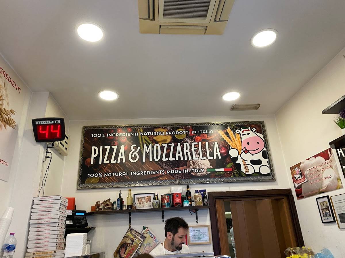 Menu at Pizza e Mozzarella pizzeria, Rome