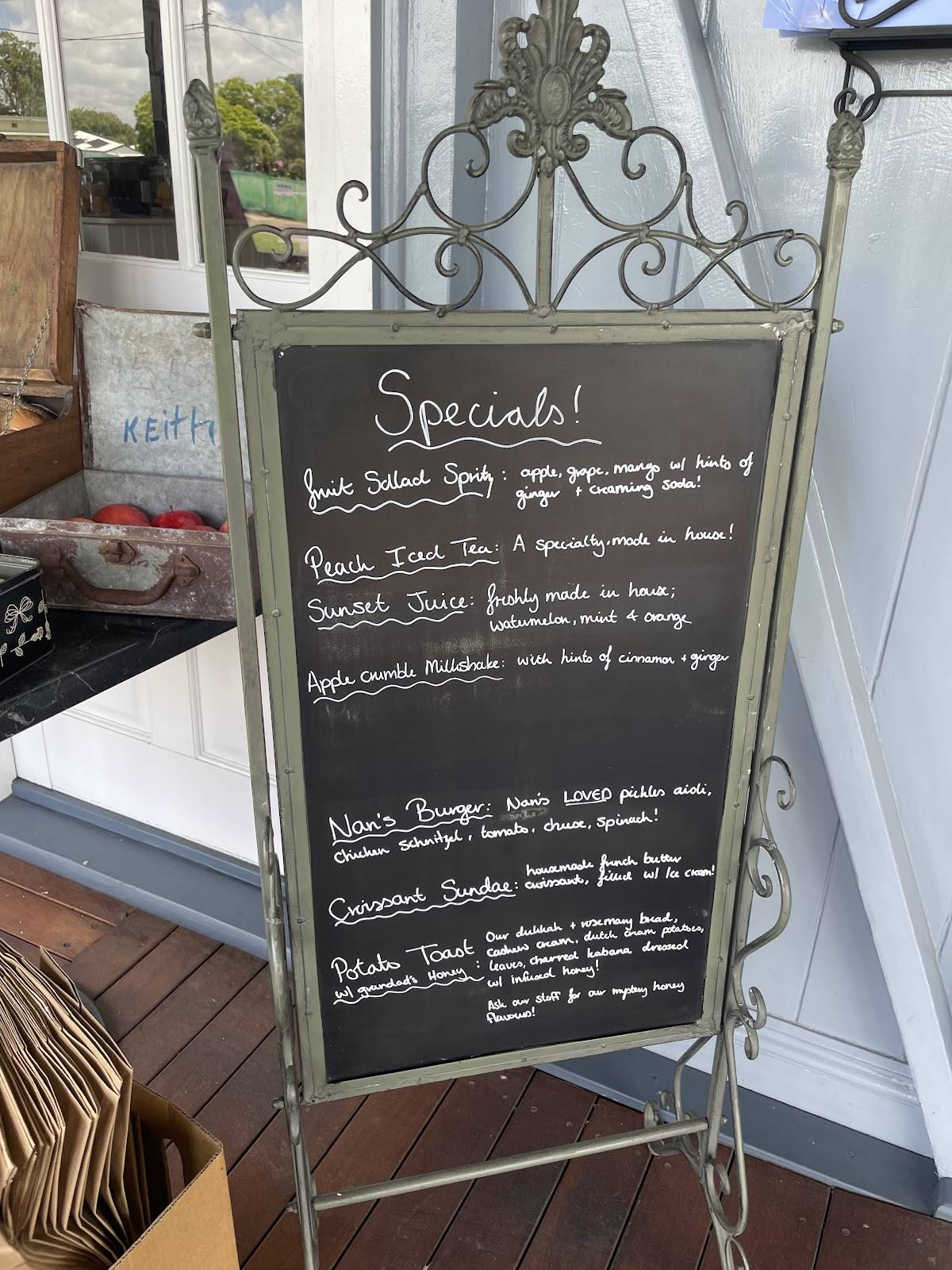 Menu at Tins & Trays restaurant, Gatton