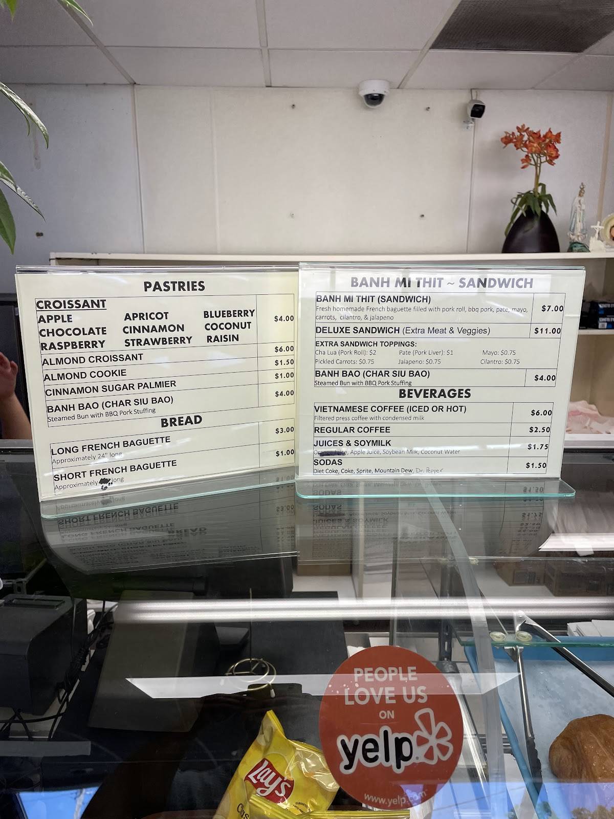 Menu at Trung Nam French Bakery, Saint Paul