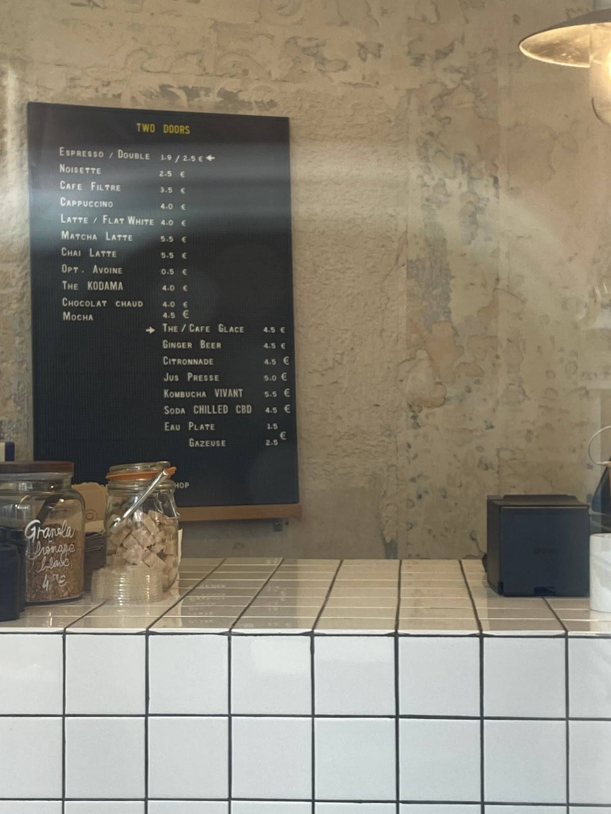 Menu au Two Doors Coffee-Shop pub et bar, Paris