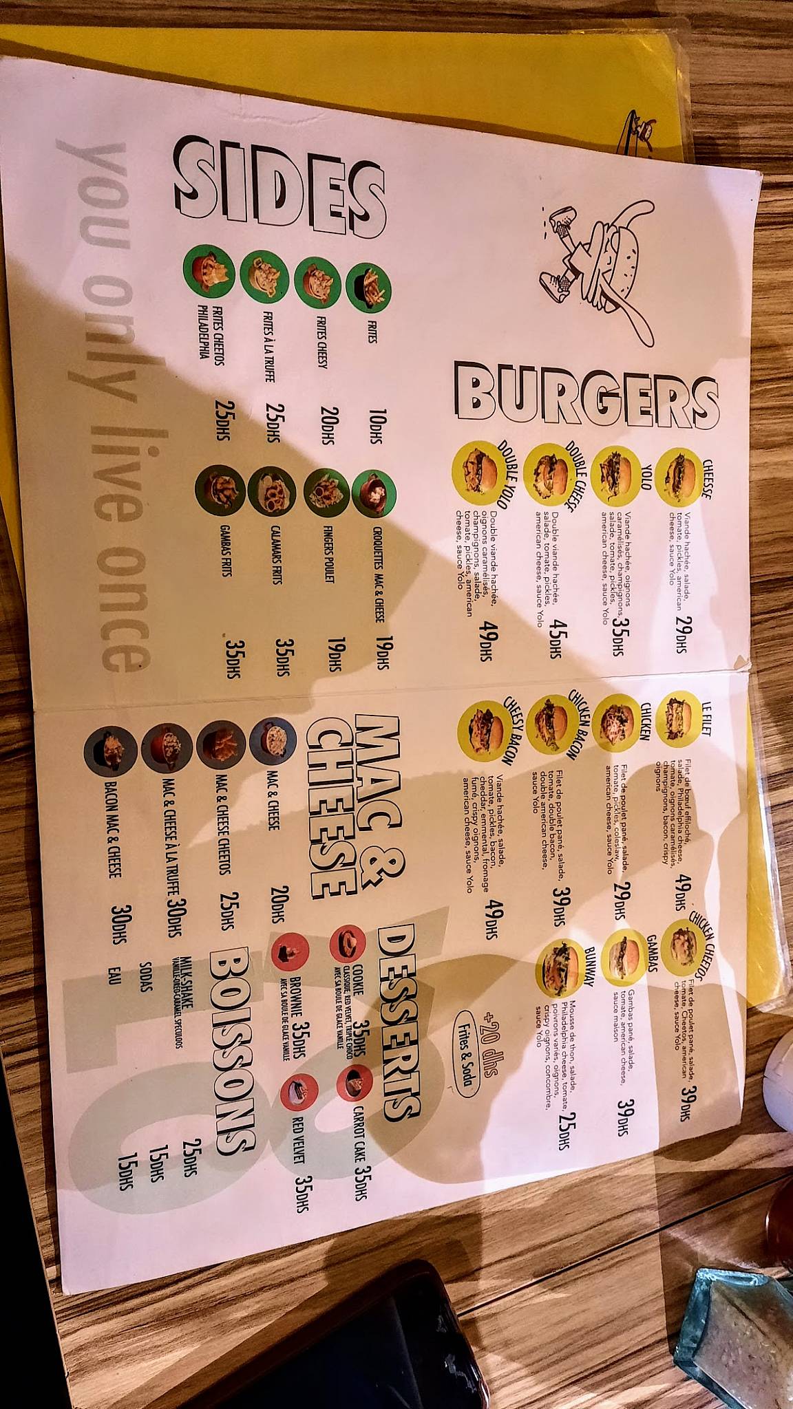 Menu au Yolo Burgers restaurant, Casablanca