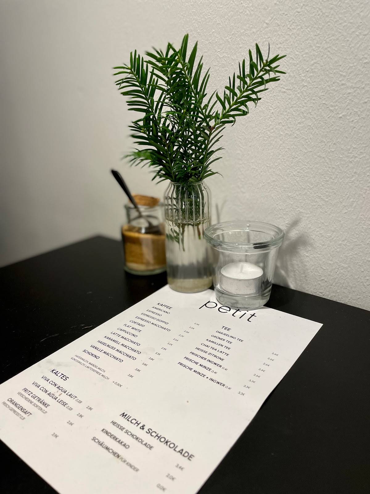 Speisekarte von petit cafe, Bonn