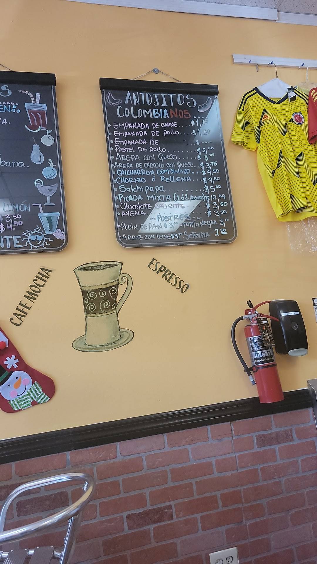 Menu at La Candelaria Bakery, Tamiami