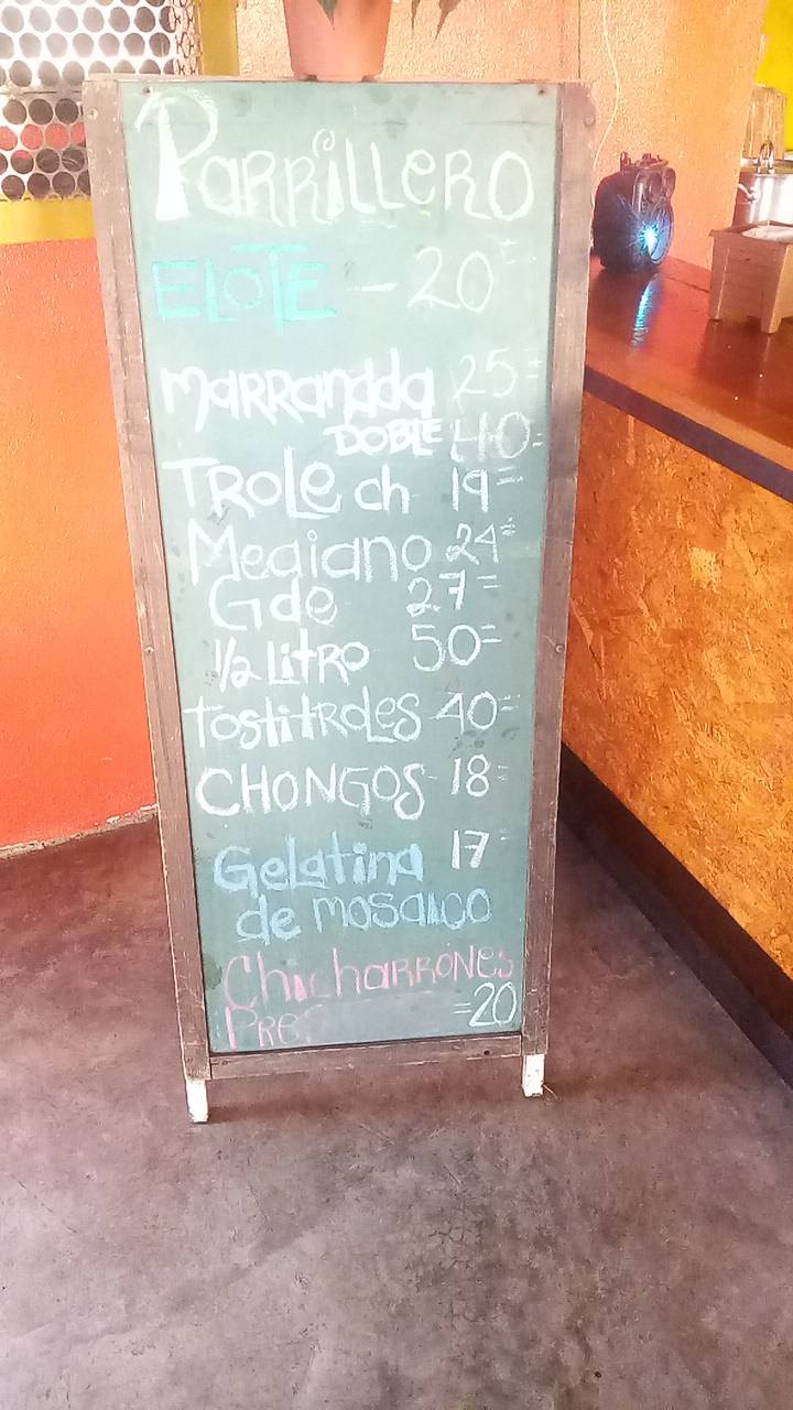 Carta del restaurante El Parrillero, elotes asados, marranadas., Mexico