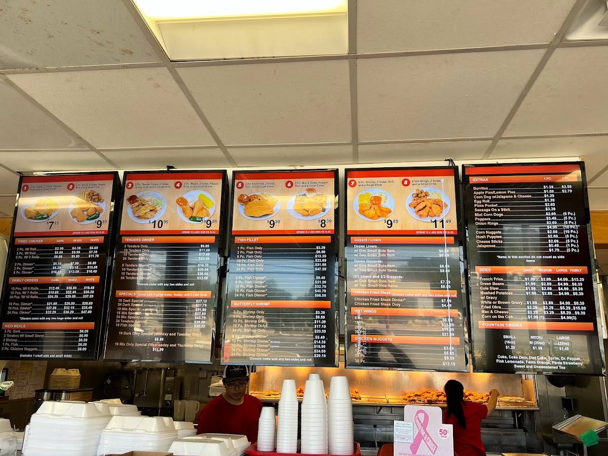 Menu at Lisa's Chicken restaurant, Hurst, 628 E Pipeline Rd