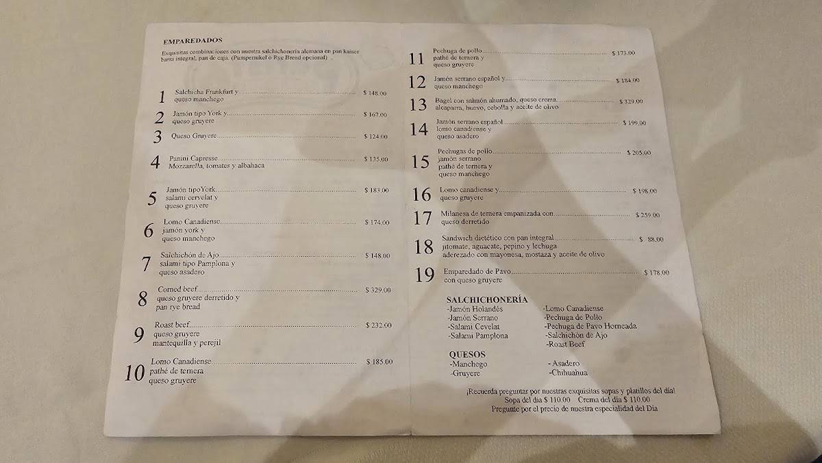 Menu at Paris 16 restaurant, Ciudad López Mateos