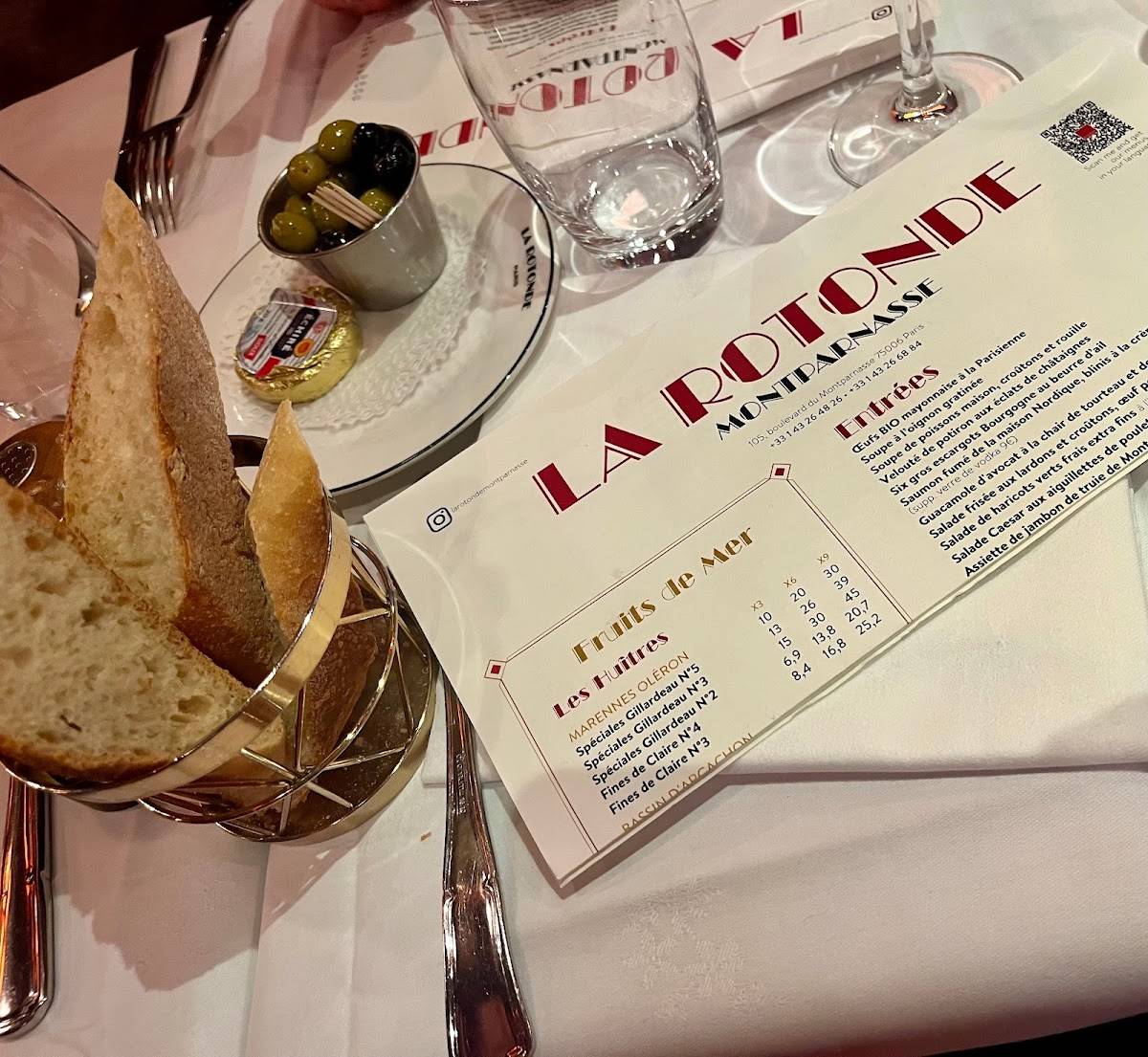 Menu au La Rotonde restaurant, Paris, 105 Boulevard du Montparnasse
