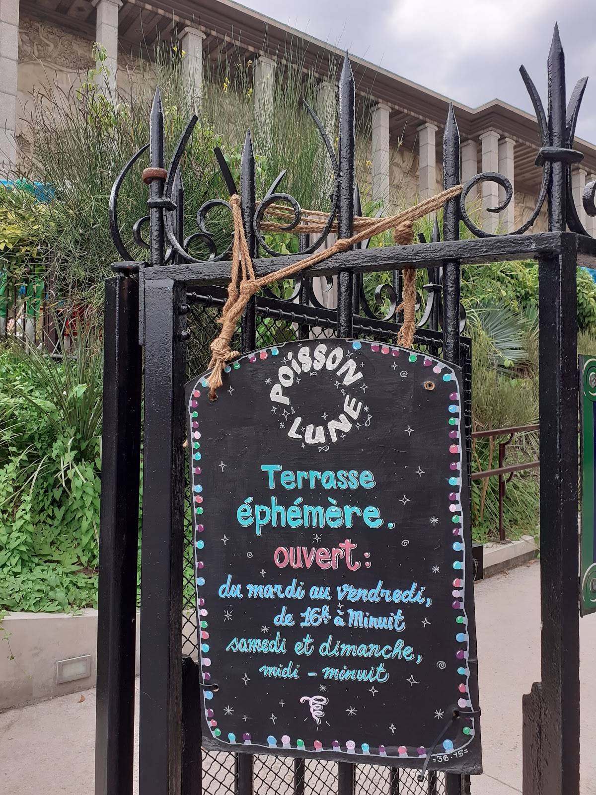 Menu au Le Poisson Lune - Palais de la Porte Dorée pub et bar, Paris