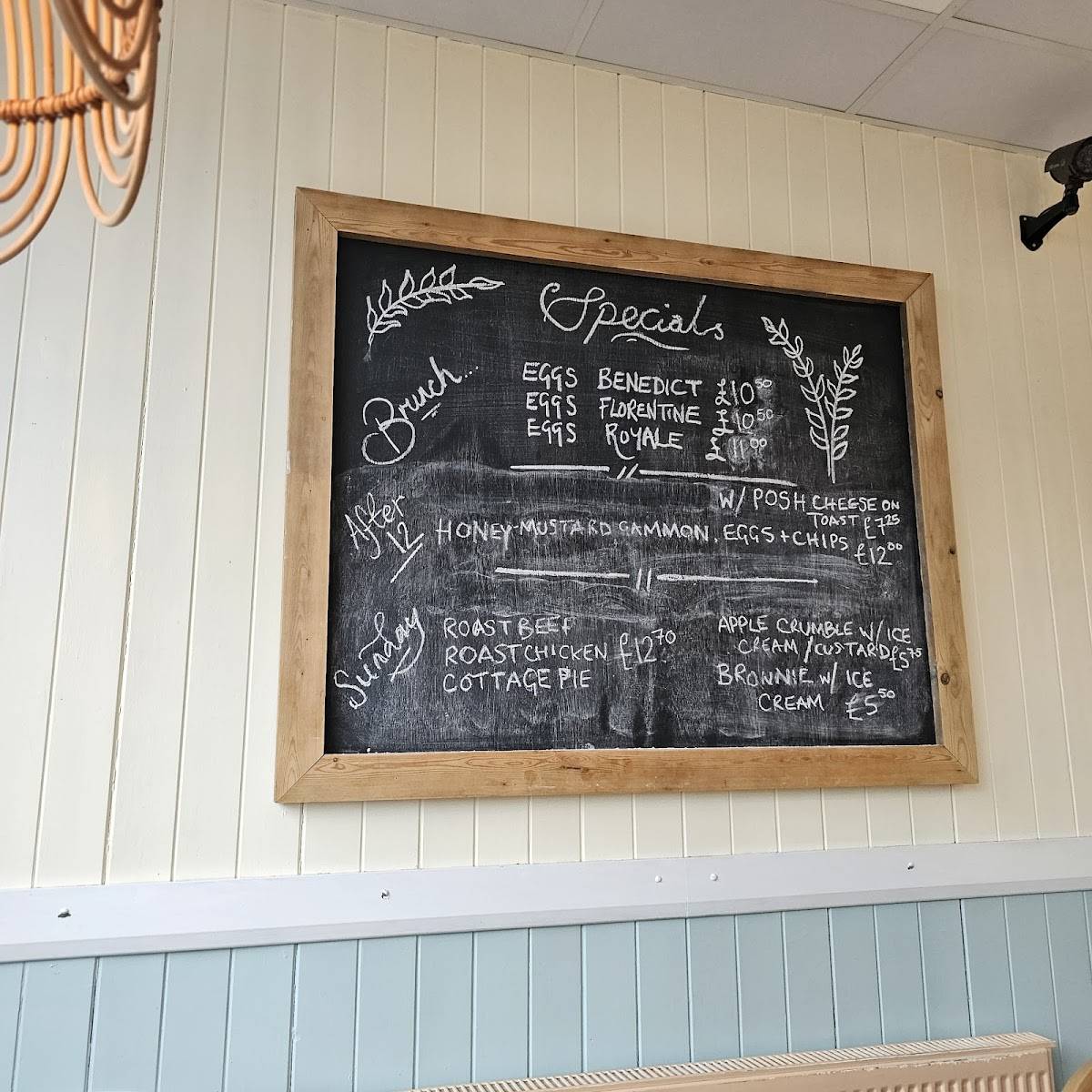 Menu at Rise cafe, Worthing, Coronation Buildings