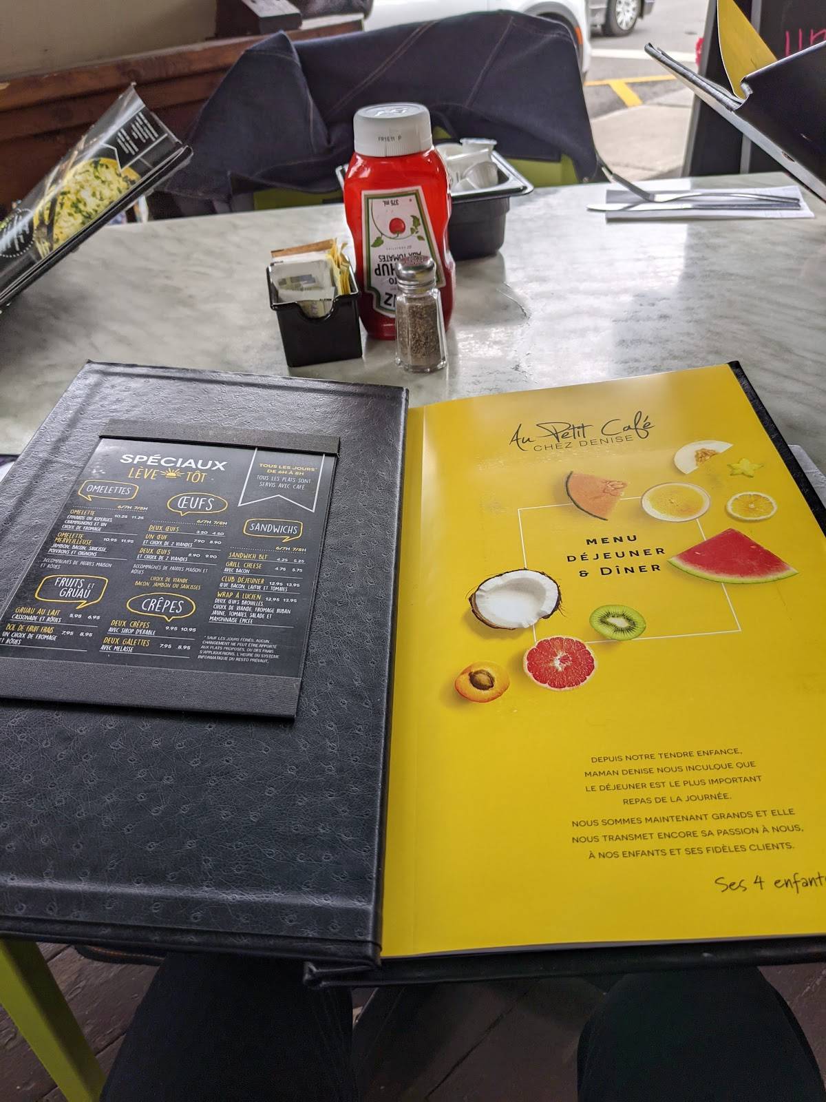 Menu au Restaurant au Petit Cafe Chez Denise, Saint-Sauveur