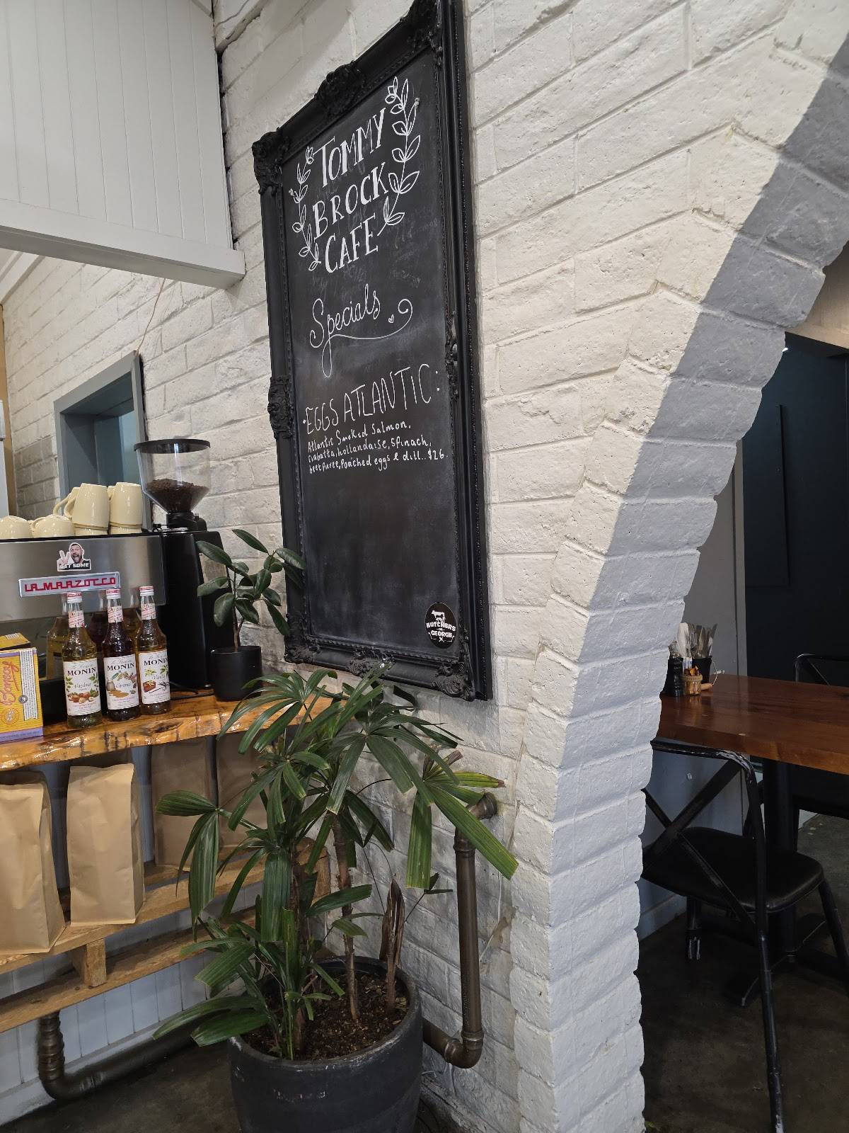 Menu at Tommy Brock Cafe, Moe