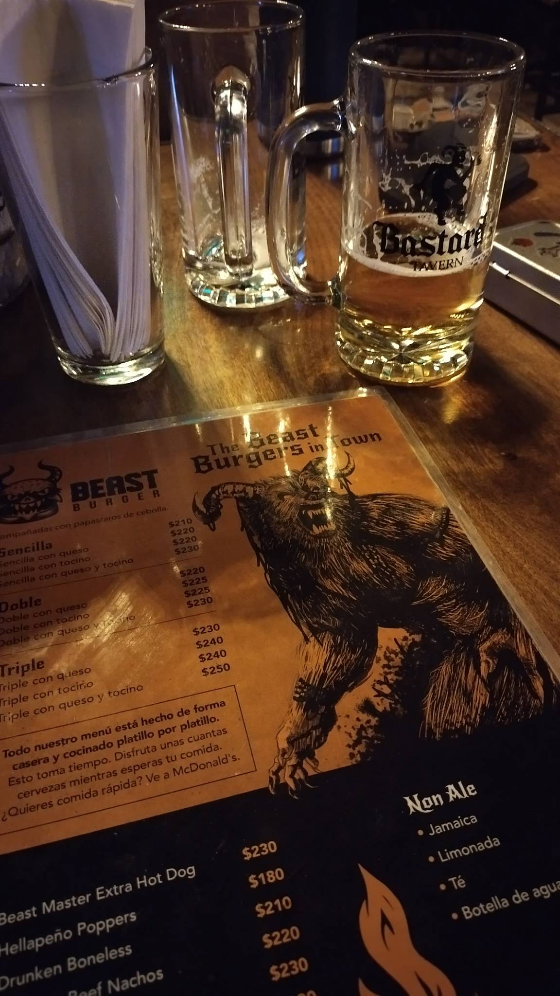 Carta del pub y bar Bastards Tavern, Mexicali