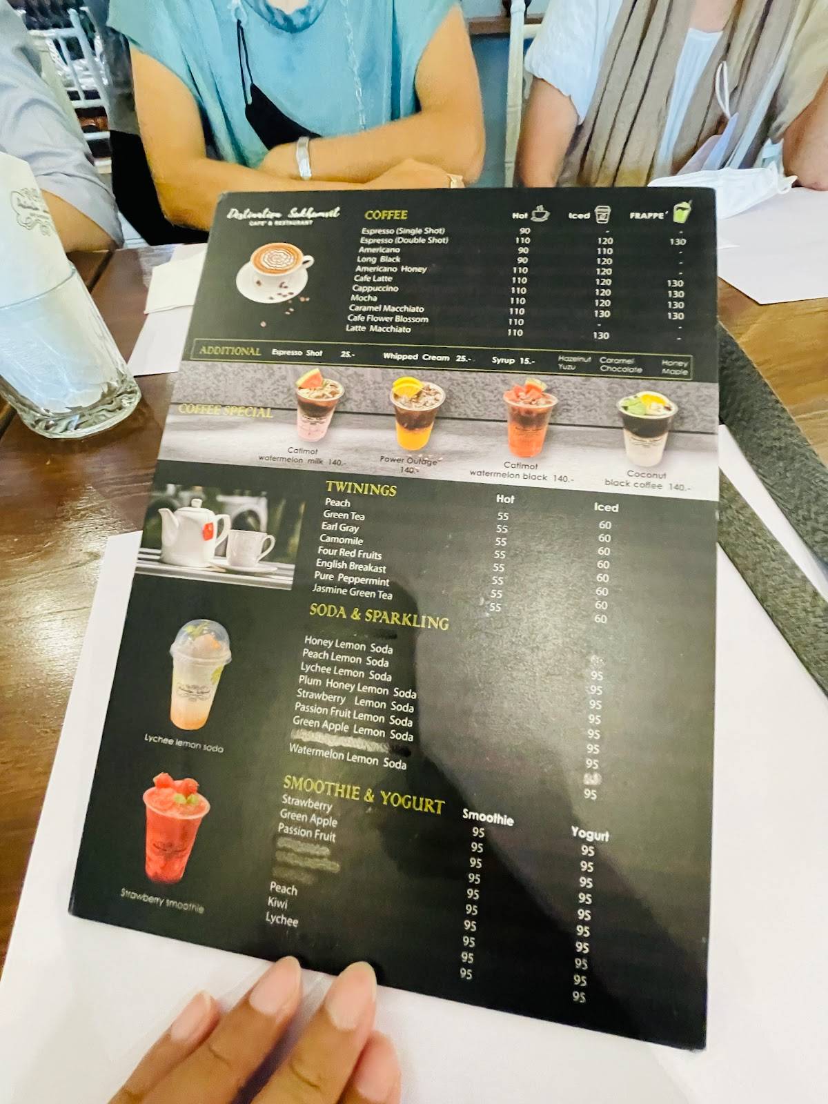 Carta de Destination Sukhumvit Café & Restaurant, Samut Prakan