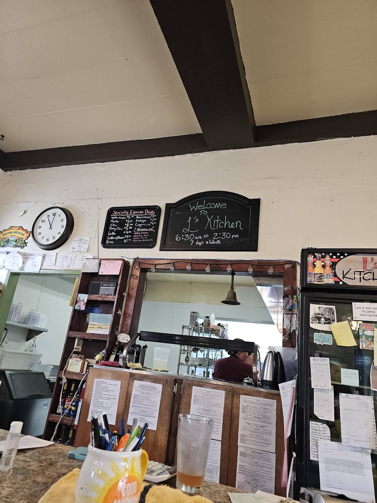 Menu at L's Kitchen cafe, Fortuna