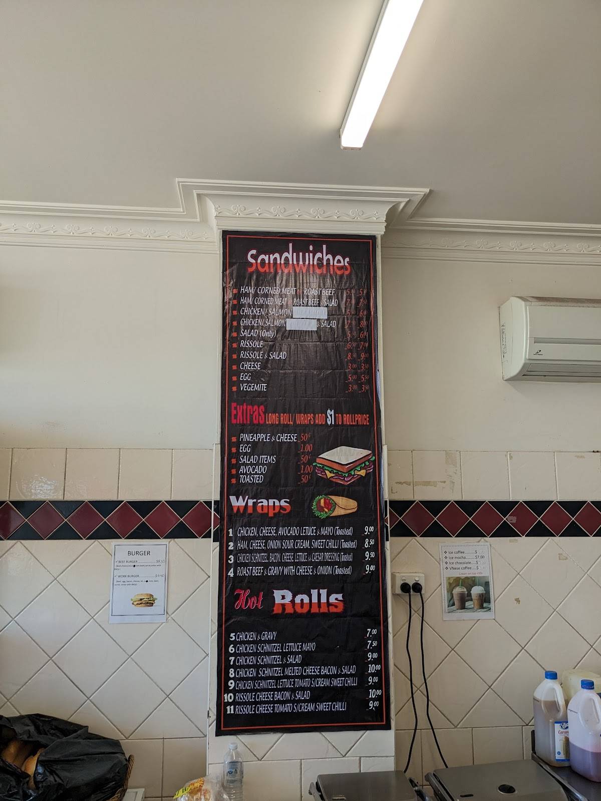 Menu at Le's Bakery and Coffee, Branxton