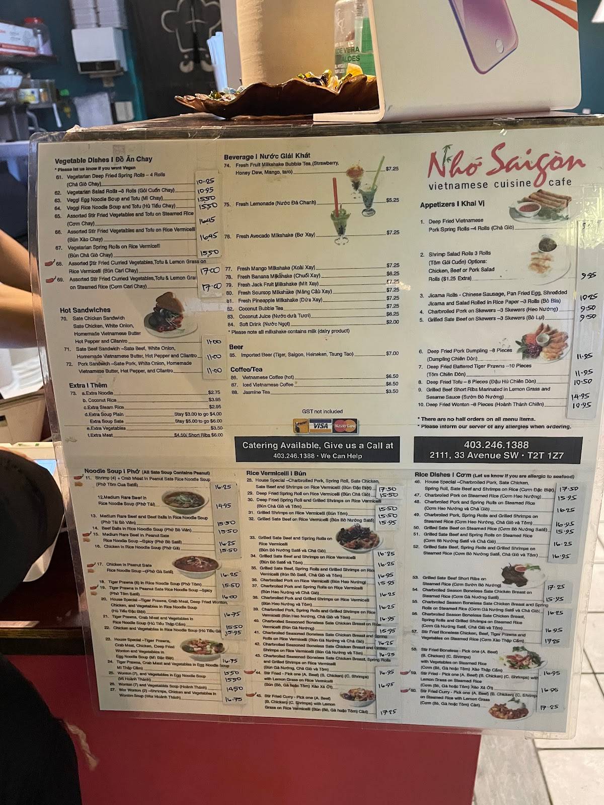 Menu au Nhớ Saigòn restaurant, Calgary