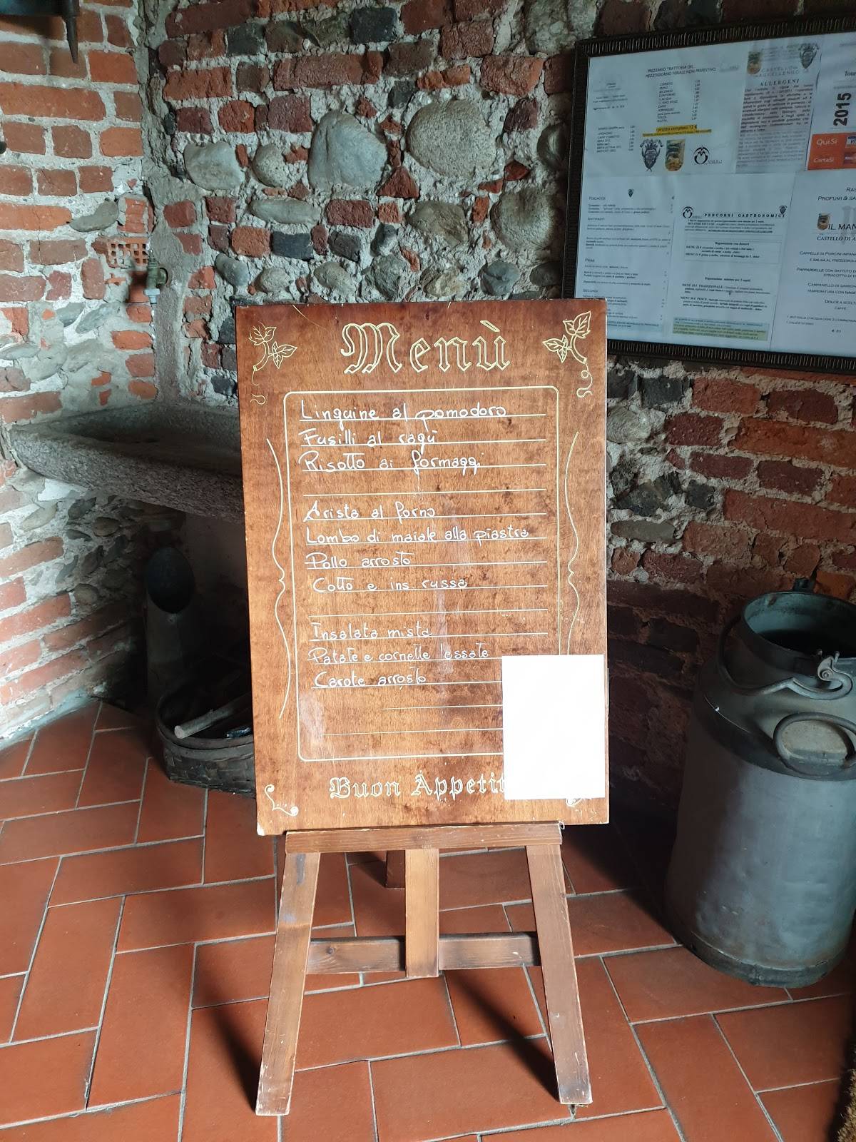 Menu da il maniero ristorante, Momo