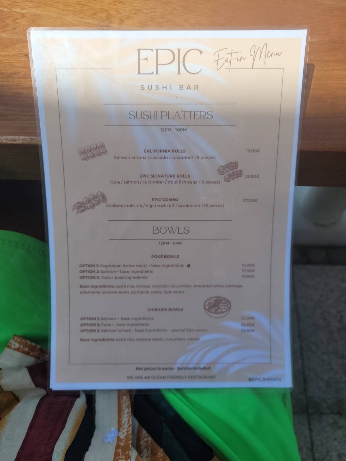 Menu au EPIC - ROOFTOP DE LA CÔTE DES BASQUES pub et bar, Biarritz