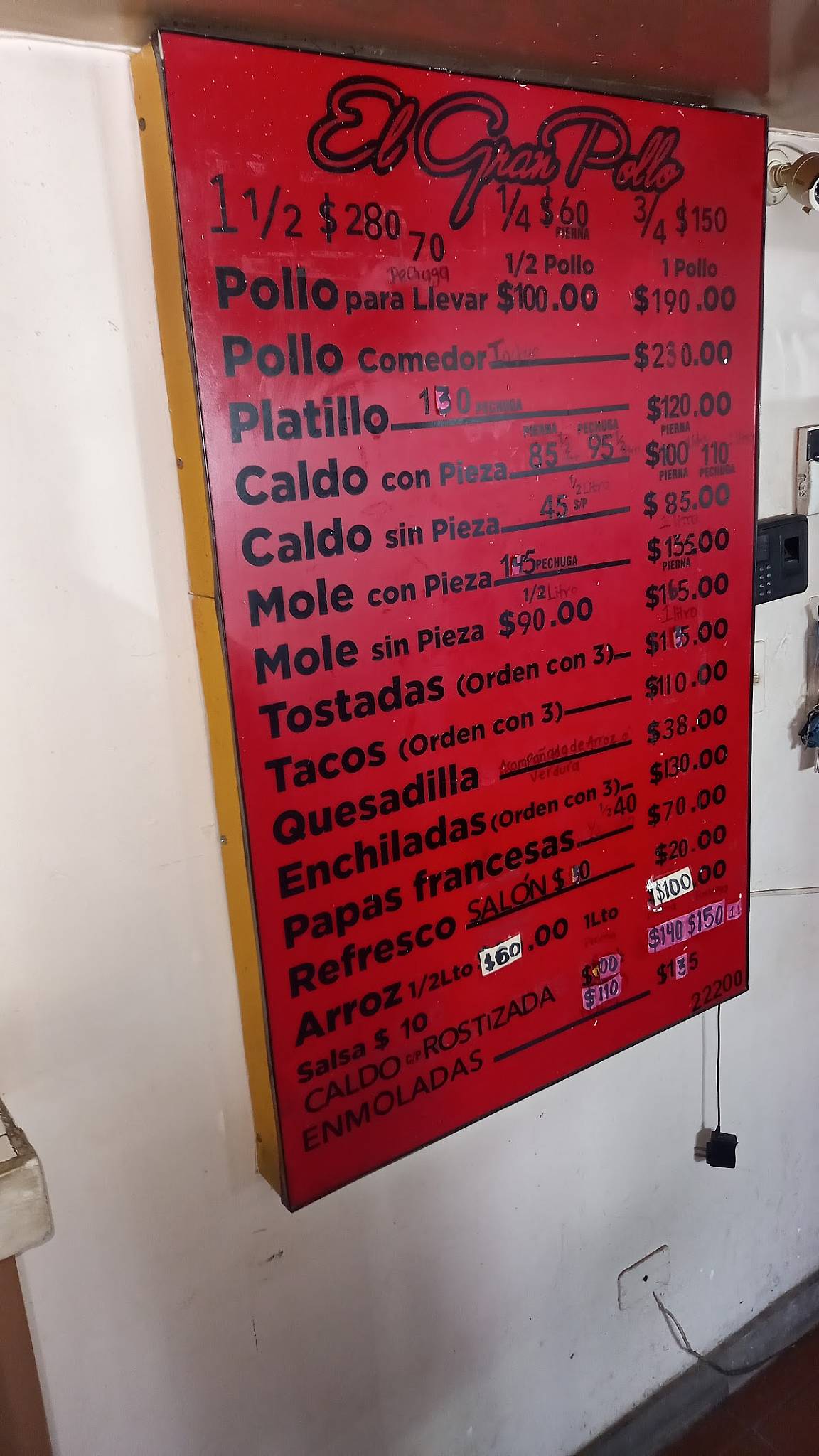 Menu at El Gran Pollo restaurant, Chihuahua, Av Vallarta 4308