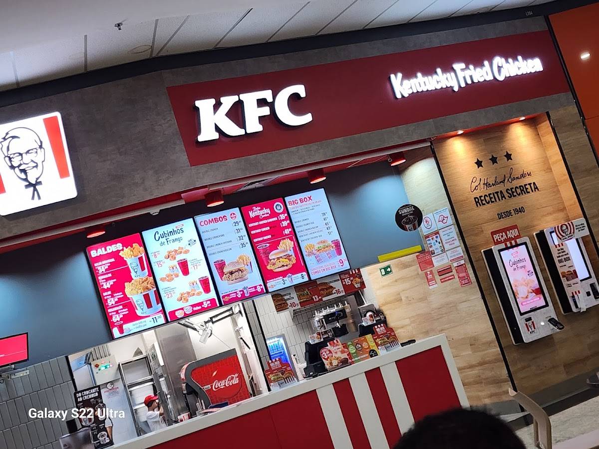 Menu em KFC restaurante, Carapicuíba