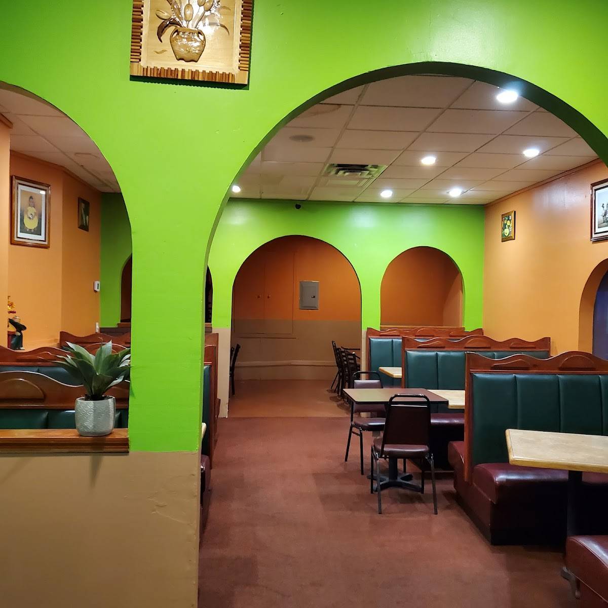 Menu at Leon's Grill Mexican Restaurant, Landen